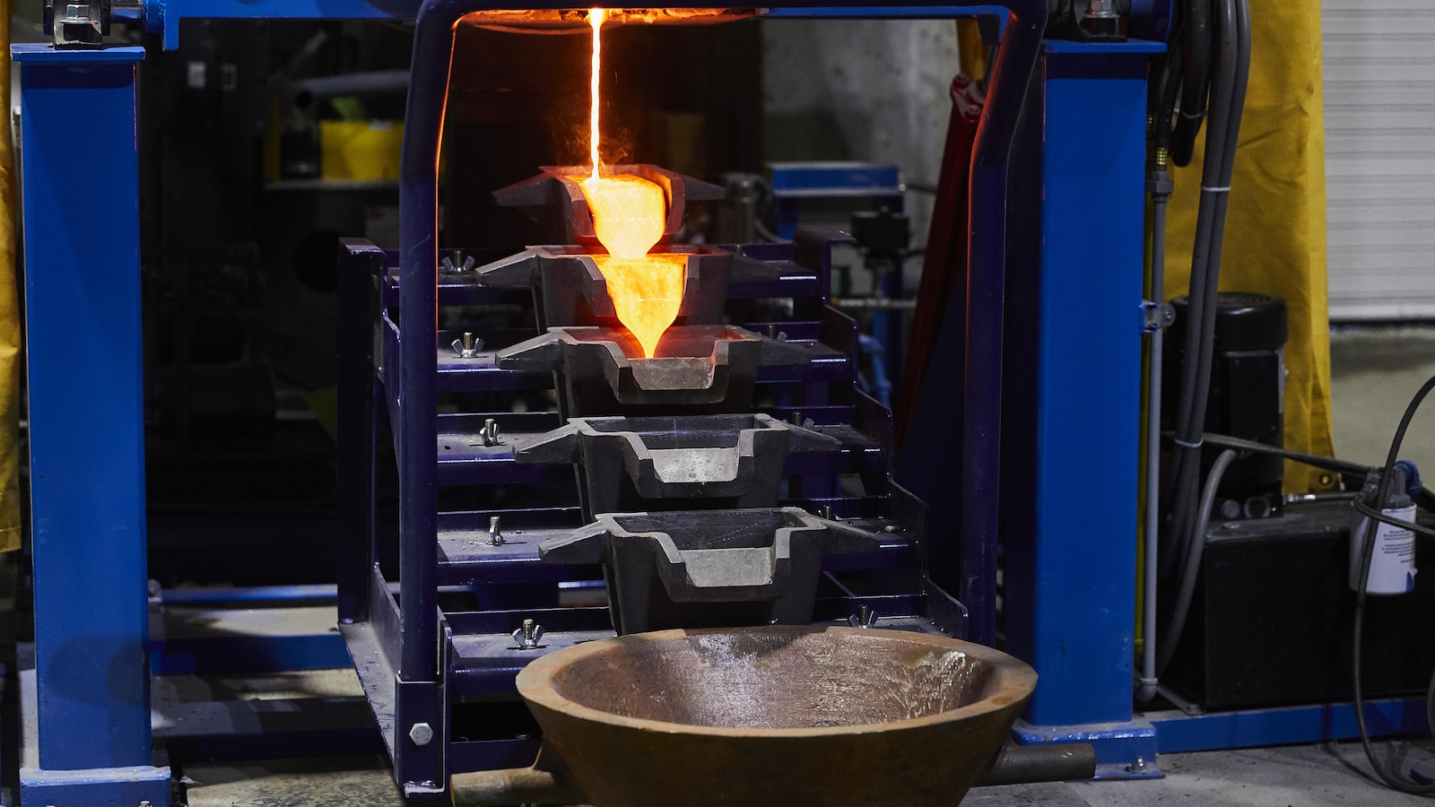Première coulée d’or historique à la mine Meliadine au Nunavut | ICI ...