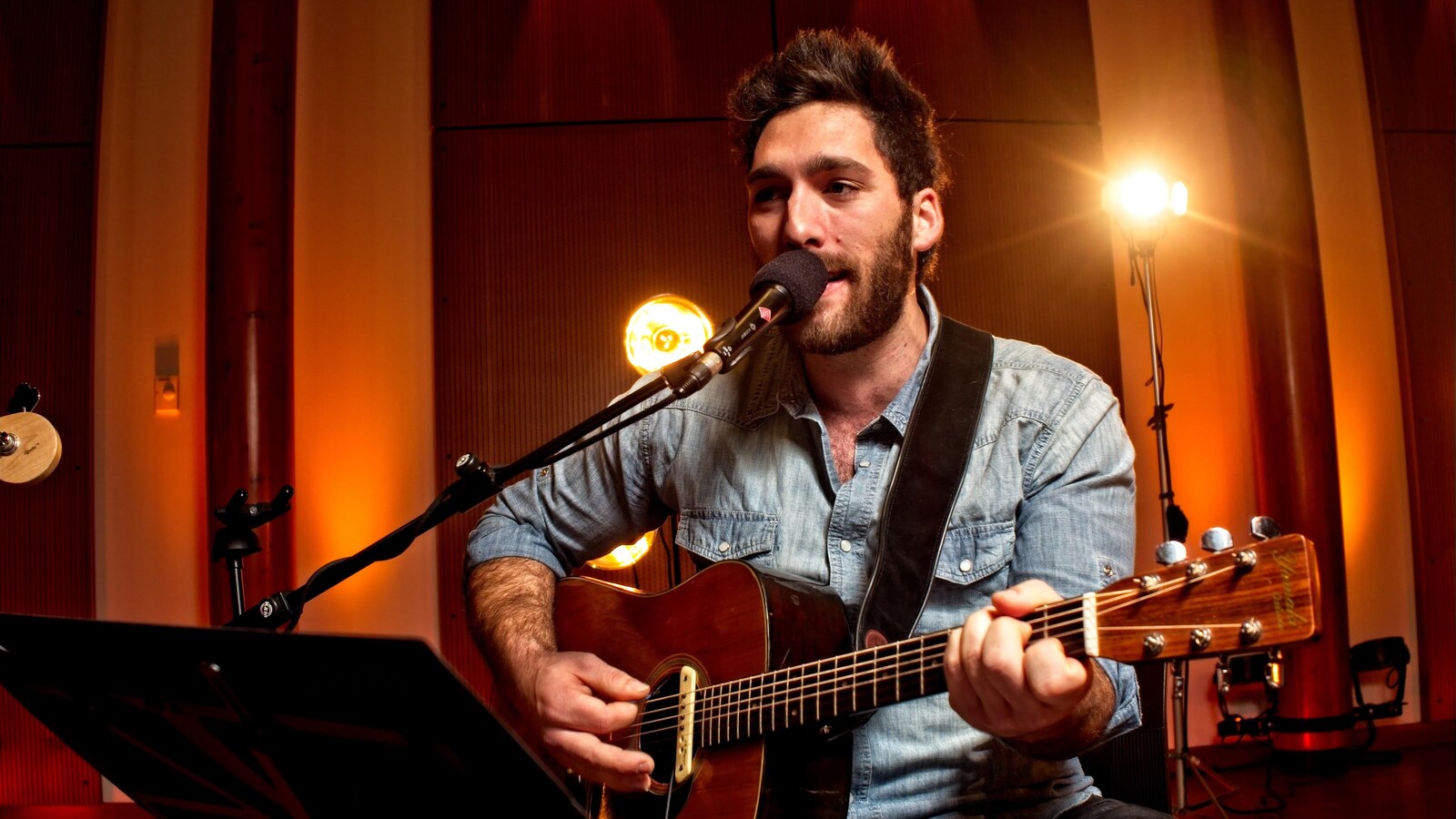 Le musicien Raphaël Butler opéré pour une tumeur de l’hypophyse | ICI ...