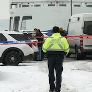 Un camion de déneigement se renverse près de l’autoroute Charest ...