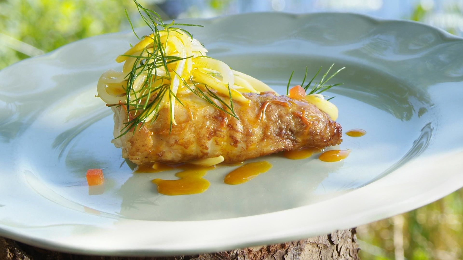 Filets de lotte au jus de carotte et aux pistils de safran | Mordu