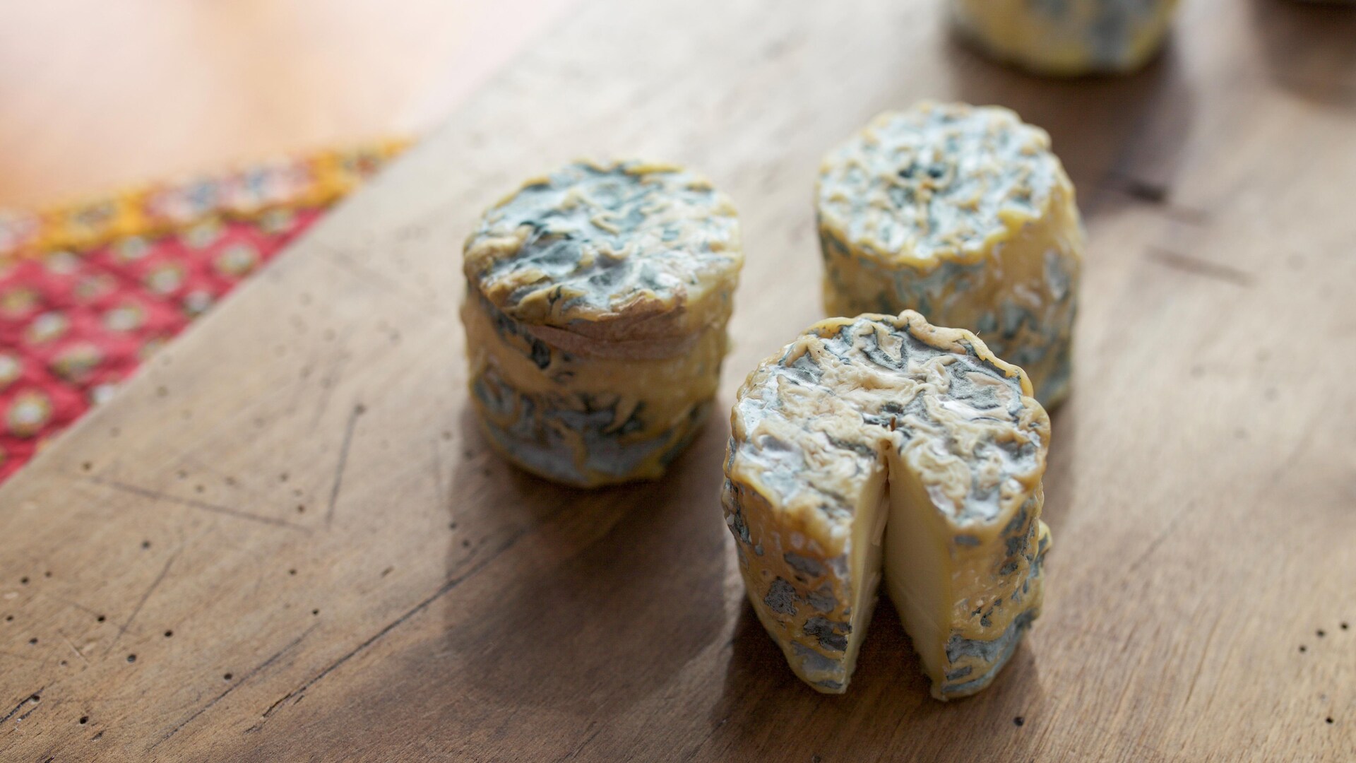 Un fromage au lait de chèvre produit à l'artisanale | Ça vaut le détour