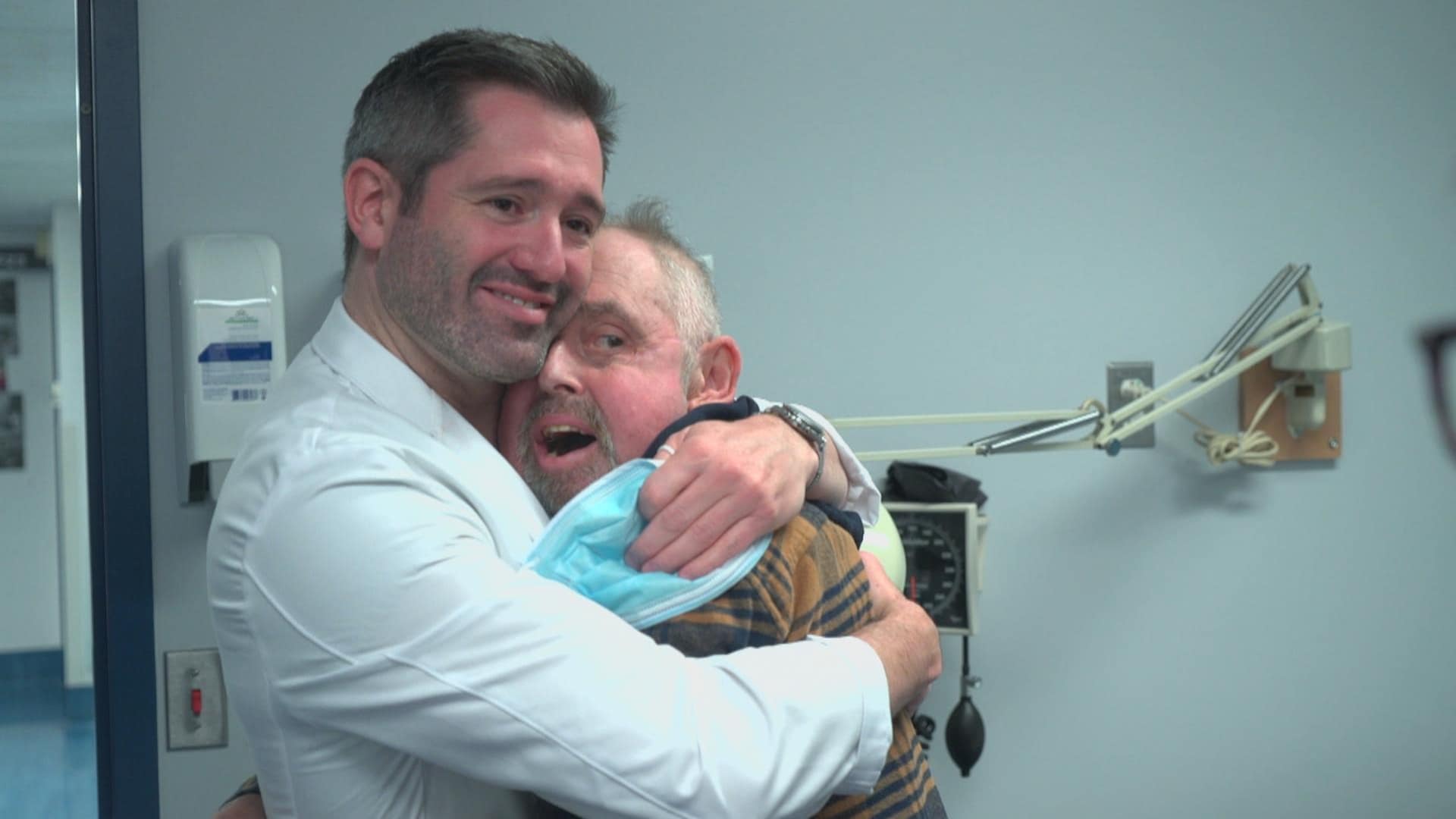 Rencontre avec le chirurgien qui a pratiqué la première greffe de ...