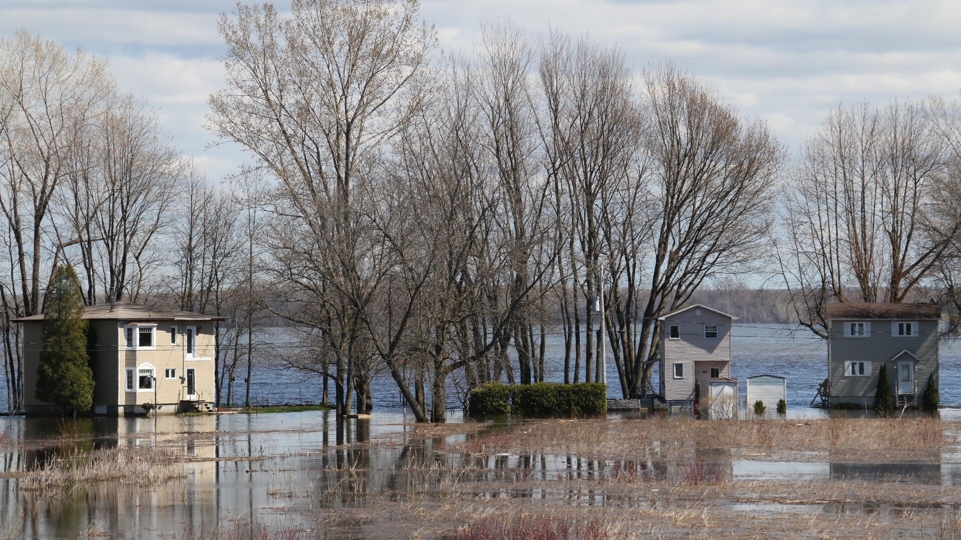 Pas de reconstruction automatique en zone inondable | Info | ICI Radio ...