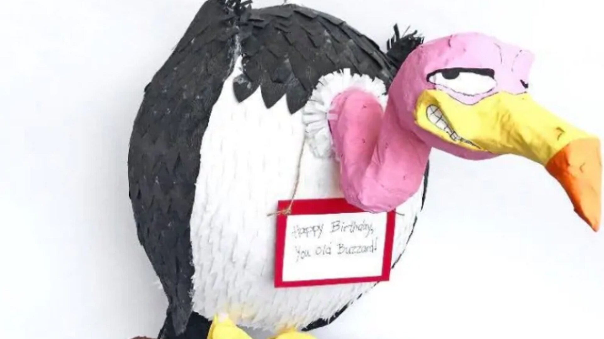 Les piñ atas d'une Saskatchewanaise suscitent l'intérêt des Américains