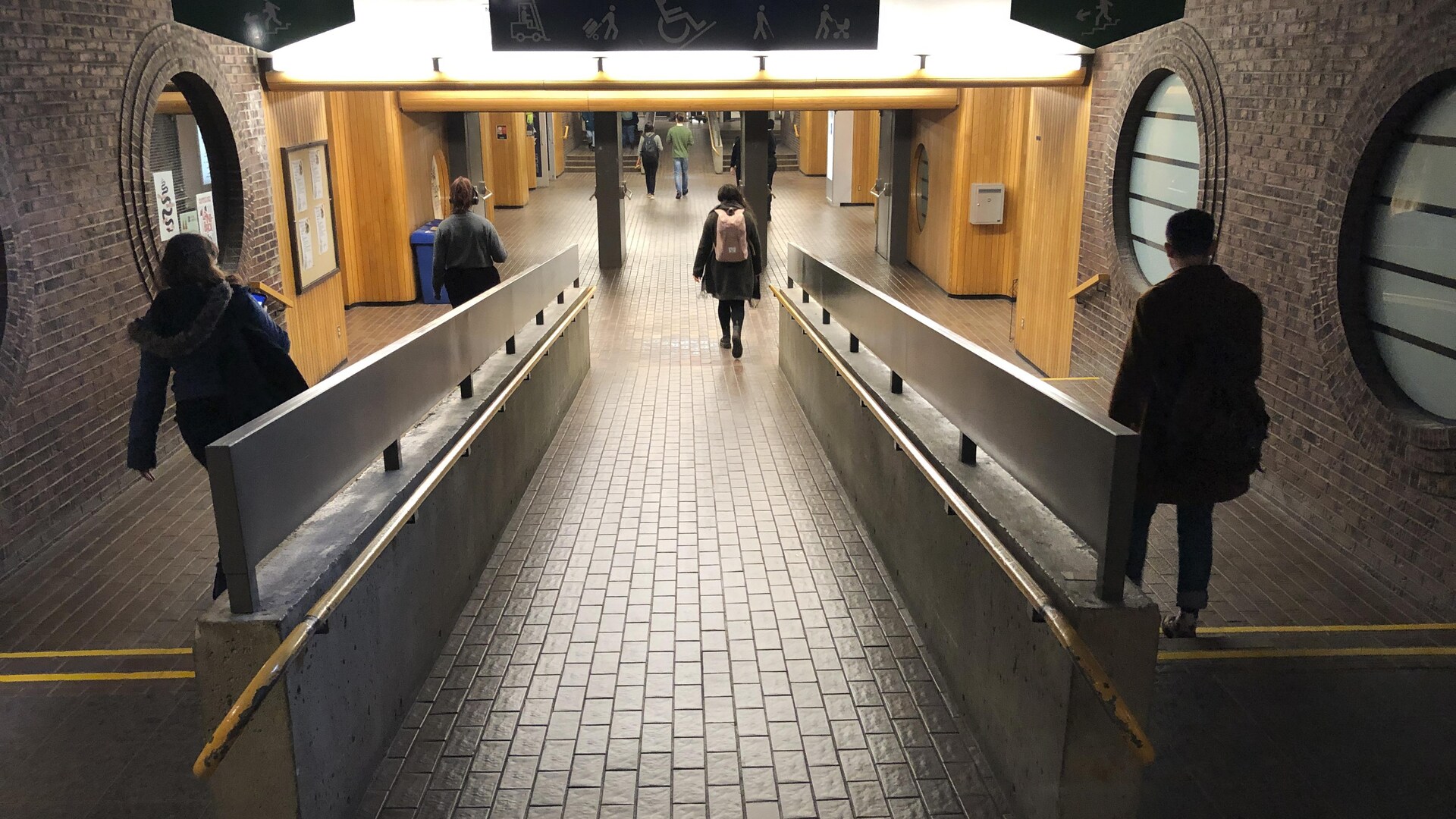 Des étudiantes de l’UQAM sommées de cesser l’usage de l’écriture inclusive