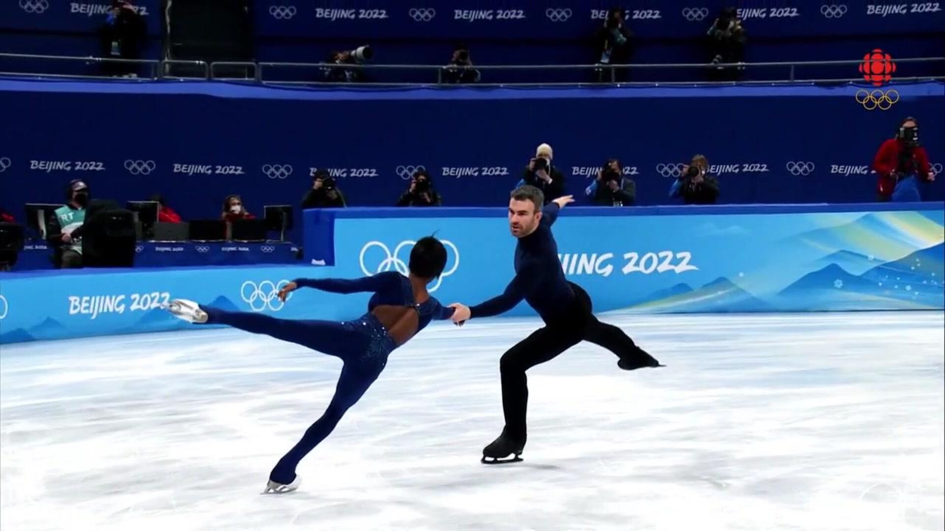 Éric Radford et Vanessa James ont patiné avec cœur à Pékin | Radio ...