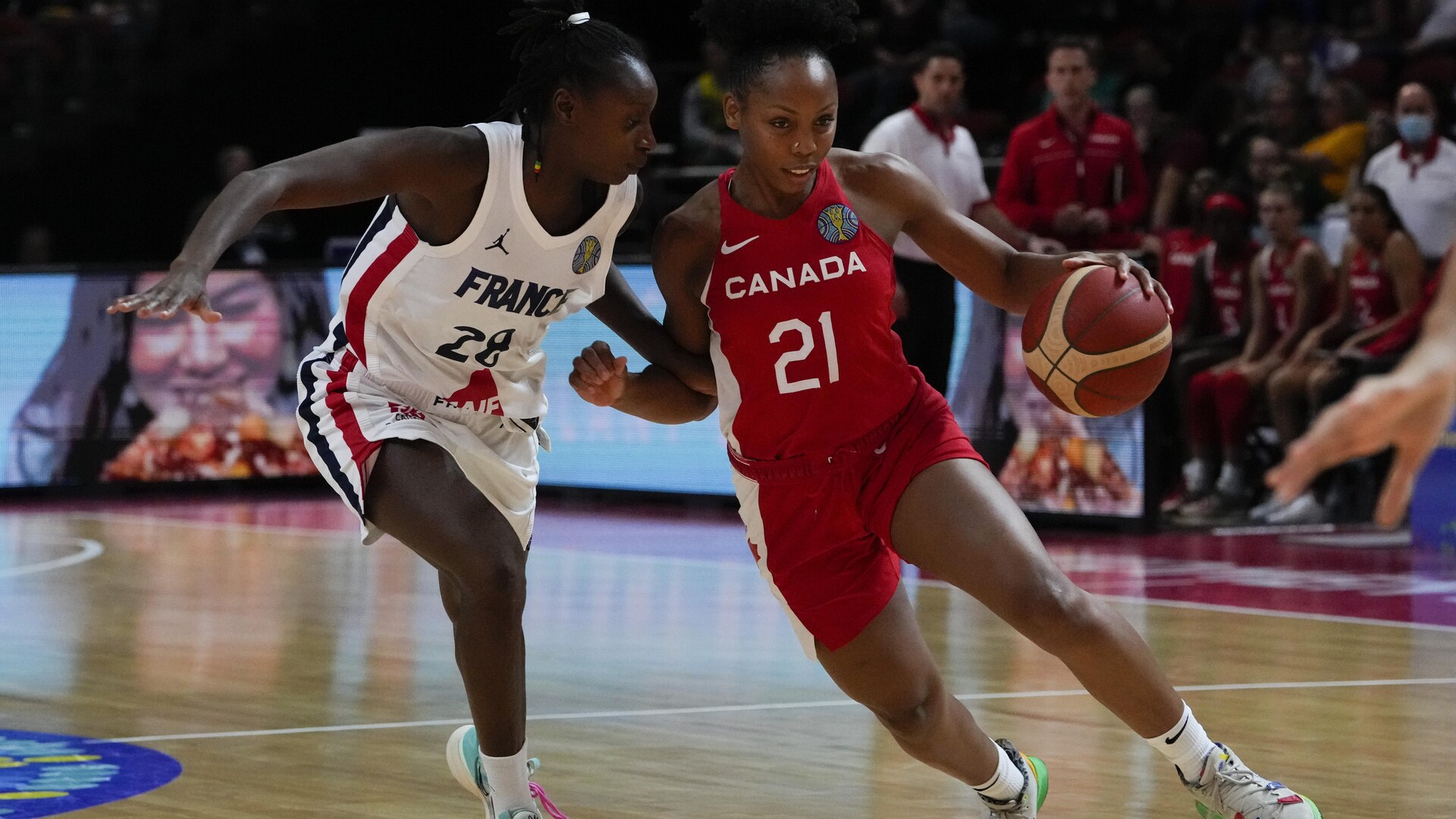 Faits saillants de la Coupe du monde de basketball féminin : France c. Canada | Radio-Canada Info