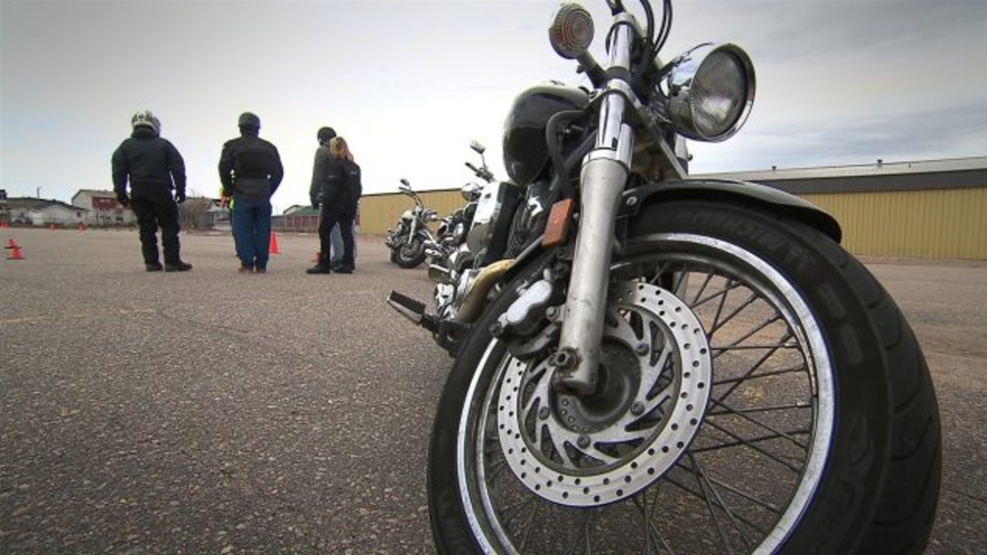 Québec resserre les règles pour avoir un permis de moto | Info | ICI ...
