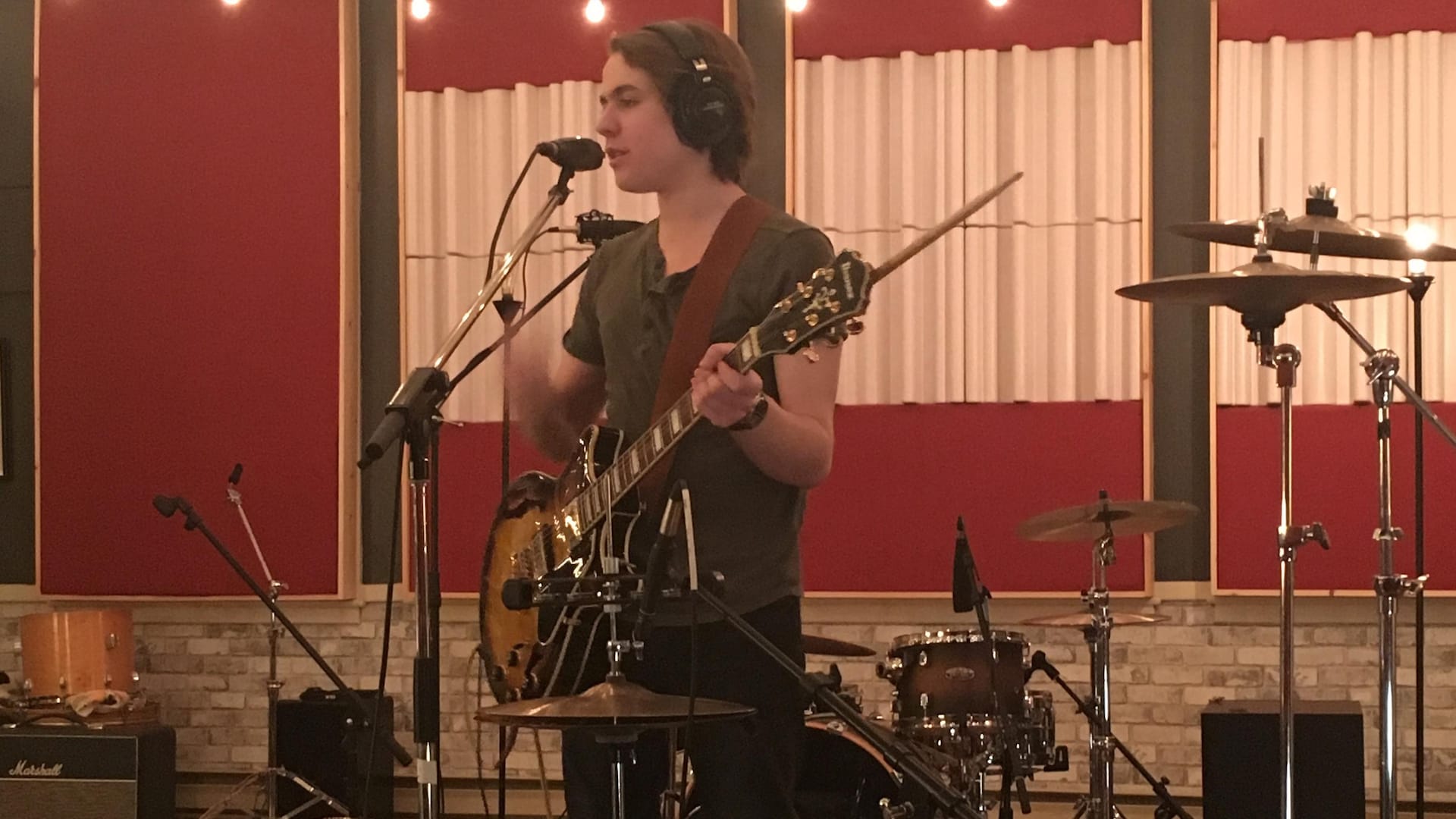 Accros de la chanson : découvrez les jeunes talents musicaux de demain