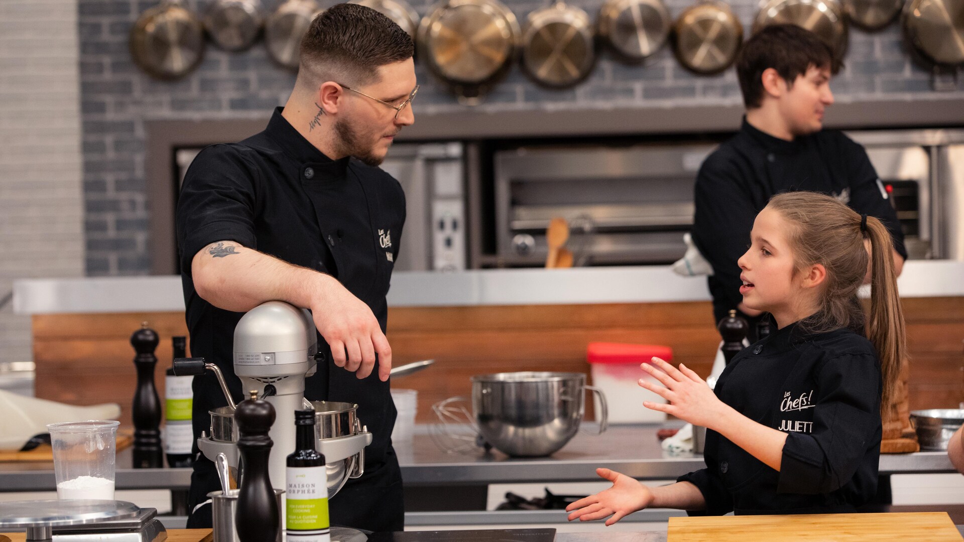 De jeunes apprentis cuisiniers sur le plateau des Chefs