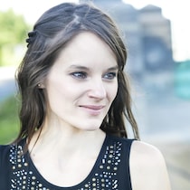 Les vies de Stéphanie Lapointe, de la chanson à la littérature jeunesse ...