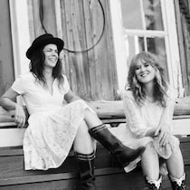 « C’est le son de notre amitié » – Mara Tremblay, du duo d’Hauterive ...