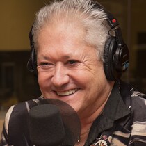 La comédienne Louise Forestier et le poète Jean-Paul Daoust roulent leur r depuis leur enfance.