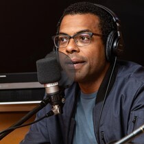 Frédéric Pierre présente la nouvelle série Lakay Nou | OHdio | Radio-Canada