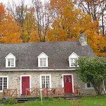 Une église en ruine de la rue Fullum, à Montréal, inquiète le voisinage ...