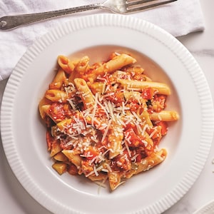 Pennes, sauce végétarienne aux lentilles rouges | Mordu