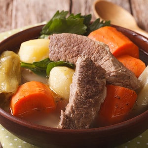 Bouilli de bœuf et légumes du marché | Mordu