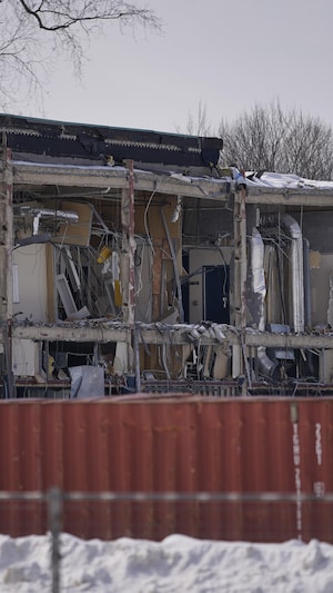 Évitez d'hériter des dettes cachées du vendeur | En bref | Radio-Canada