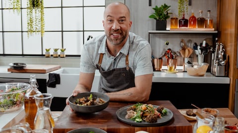 Épisodes | 5 chefs dans ma cuisine | ICI Télé