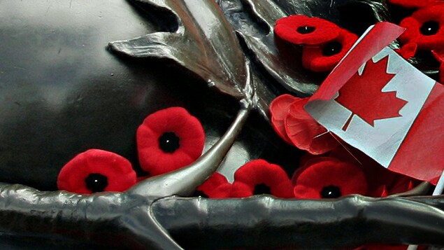 Ano ang bukas, sarado sa Remembrance Day 2025 sa buong Canada | Radio ...