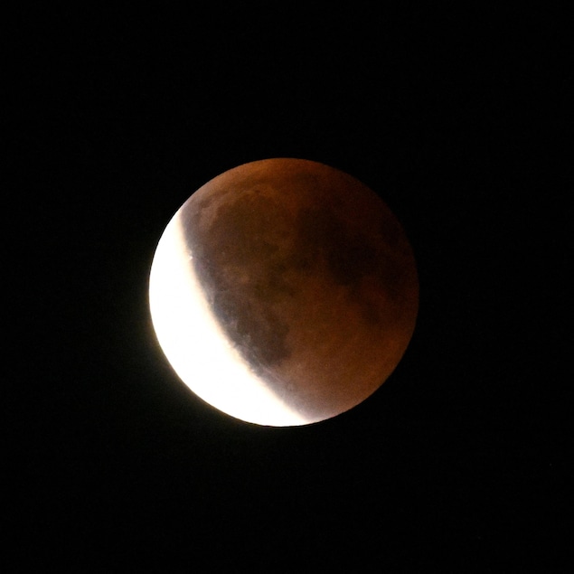 Comment voir la prochaine éclipse lunaire du Canada | En bref | Radio ...