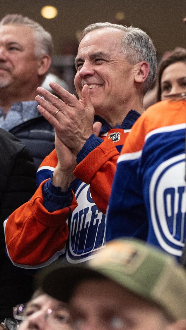 Connor McDavid reste à Edmonton, sans augmenter son salaire | Brève ...