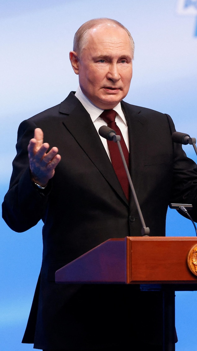 Sans surprise, Vladimir Poutine est réélu en Russie | Brève | Radio-Canada