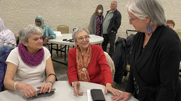 Des aînés et des nouveaux arrivants s’allient pour favoriser l ...