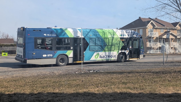 Les premiers bus électriques de la STO sont en service sur les routes ...