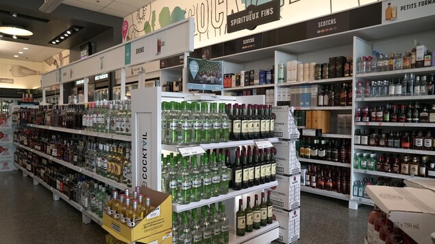 La SAQ augmente ses prix à la demande des producteurs d’alcools | Radio ...