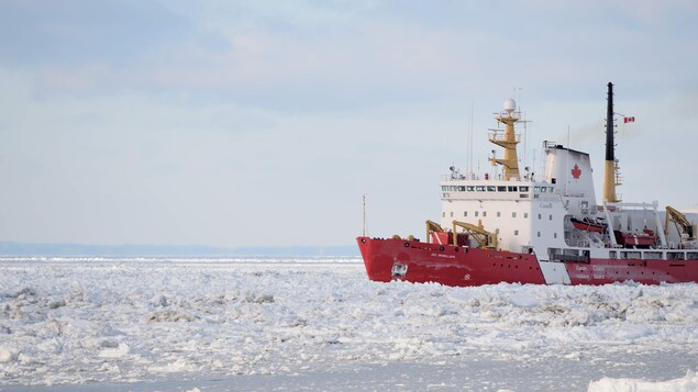 Le traversier-rail de Matane heurte un brise-glace | Radio-Canada.ca