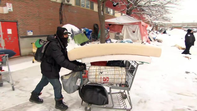 La Ville procède au démantèlement de certaines tentes près du Centre ...