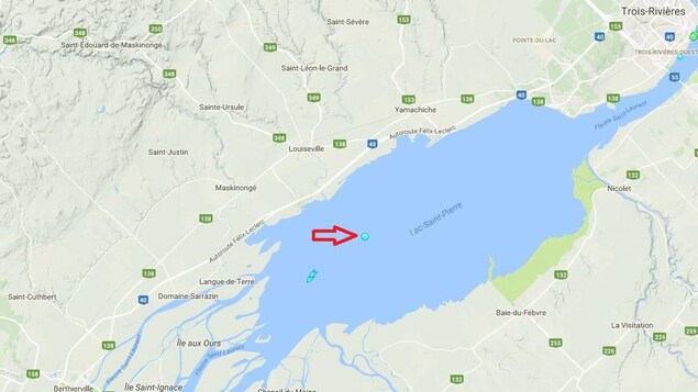 Pas encore de plan pour le bateau-remorqueur et sa barge dans le lac ...