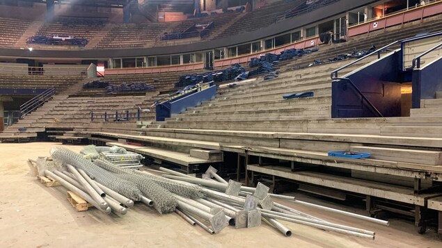 Aréna des Oilers : des chauves-souris et de vieux coussins | Radio ...