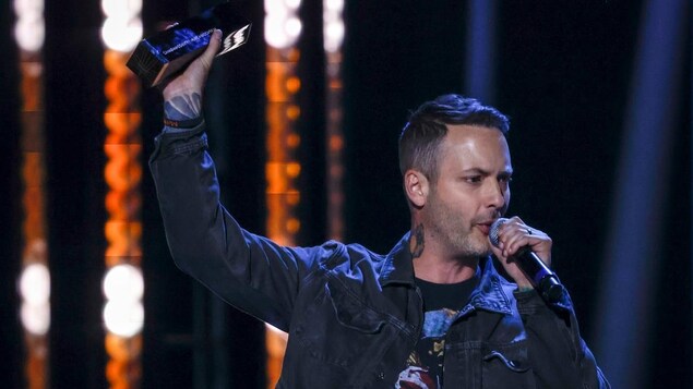 Country singer Dallas Smith winks at Trump’s annexation threats with 51 ...