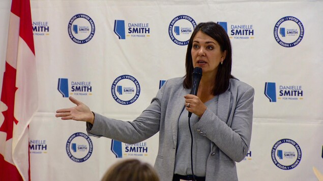 Danielle Smith s’excuse pour ses propos sur la guerre en Ukraine ...