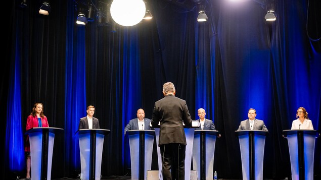 Tirs groupés contre Bruno Marchand au dernier débat de la campagne ...