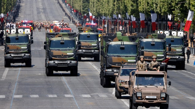 Un défilé militaire du 14 Juillet sans incident à Paris | Radio-Canada.ca