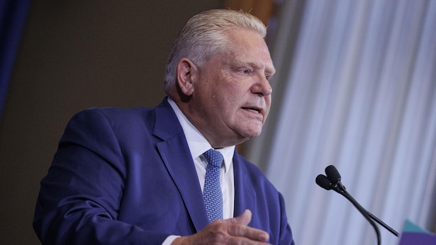 Des publicités de Doug Ford dénoncées comme du gaspillage | Radio-Canada