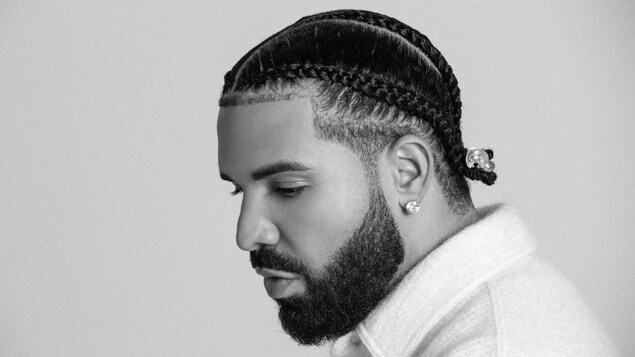 Drake sort un nouvel album et revient sur scène à Toronto | Radio-Canada.ca