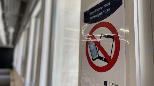 Interdiction des cellulaires : une école privée de Québec tente l ...