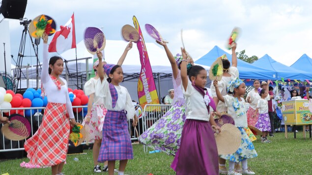 [Ulat] Pistahang Pinoy mas pinainit ang summer sa Vaughan | Radio-Canada.ca