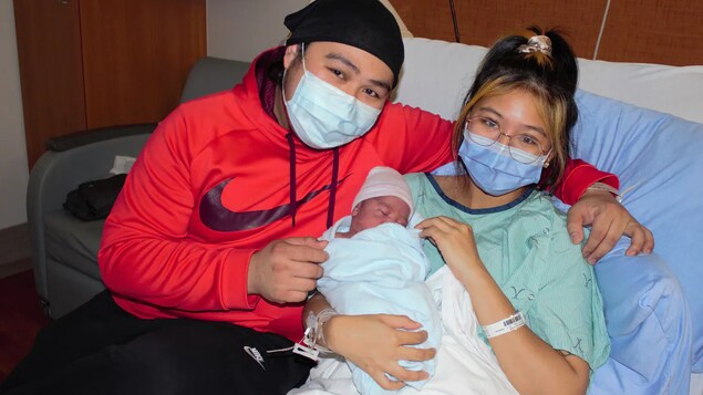 Pinoy couple na nagbakasyon isinilang ang 1st baby ng Niagara Health ...