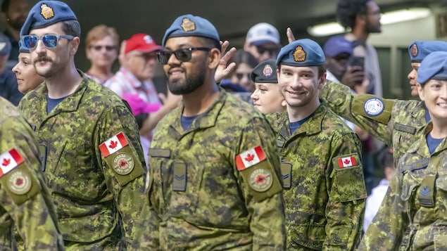 Voici les hausses de salaire prévues pour les militaires | En bref ...