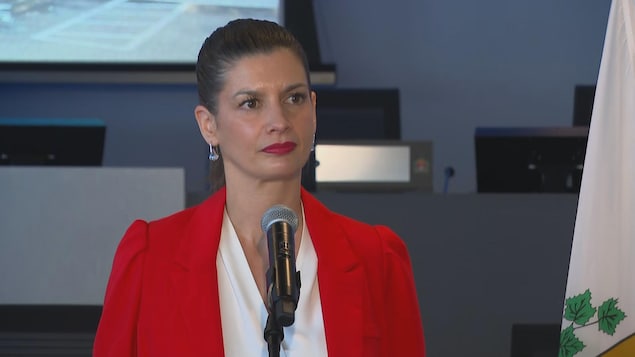 Geneviève Guilbault ne veut plus parler du tramway de Québec | Radio-Canada