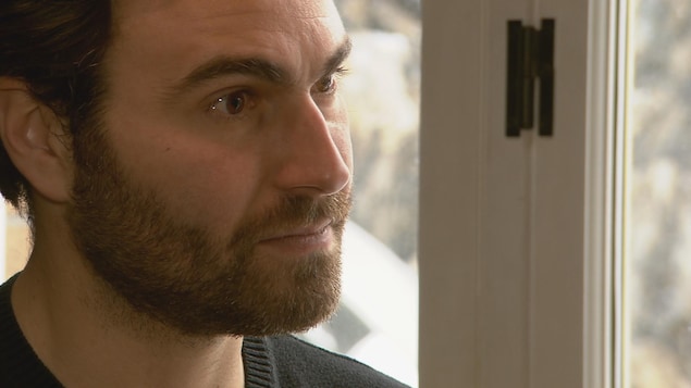 Rencontre avec l'humoriste Simon Gouache | Radio-Canada