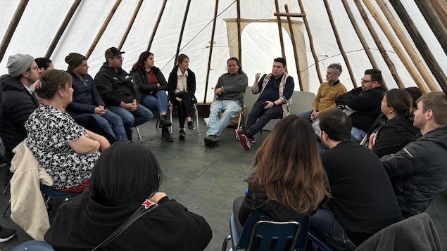 Quand Florent Vollant rencontre des cadres de Minerai de fer Québec ...