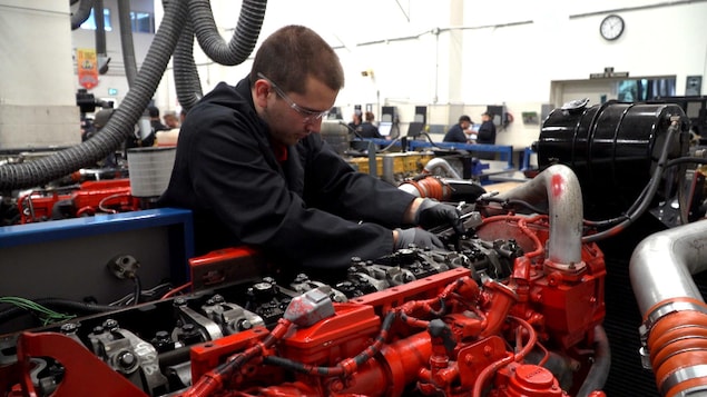 Un mécanicien de Lévis classé deuxième meilleur au monde | Radio-Canada