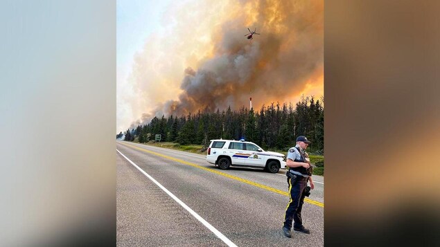 Wildfire that forced evacuation of Jasper National Park now within 12 km of townsite | Radio ...