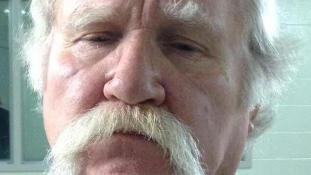 Le « parrain de l'herbe » refuse de parler et reste détenu | Radio-Canada